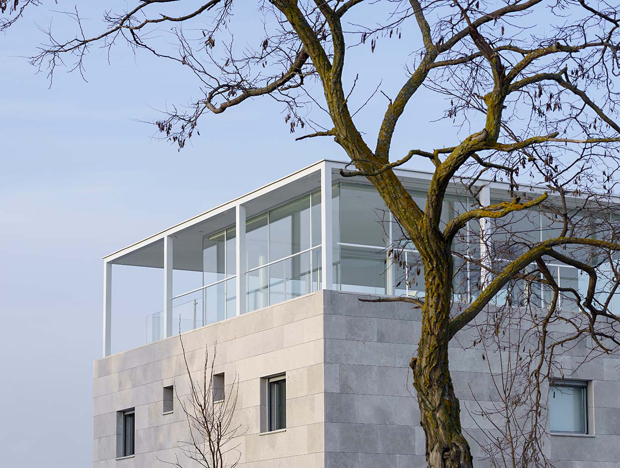 Alberto Campo Baeza creates Rotonda House on a hill north of Madrid ...