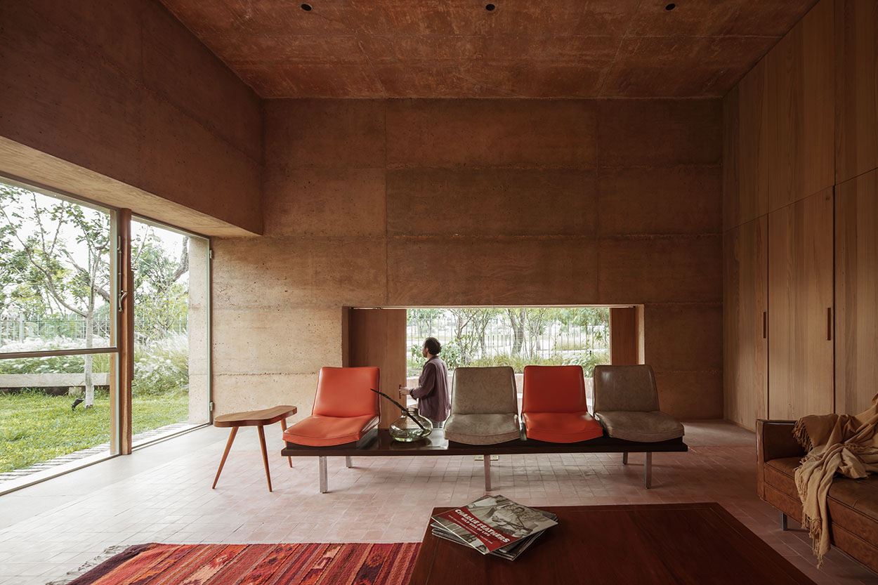 Casa Tejocote by GOMA integrates with the semi-desert landscape of ...
