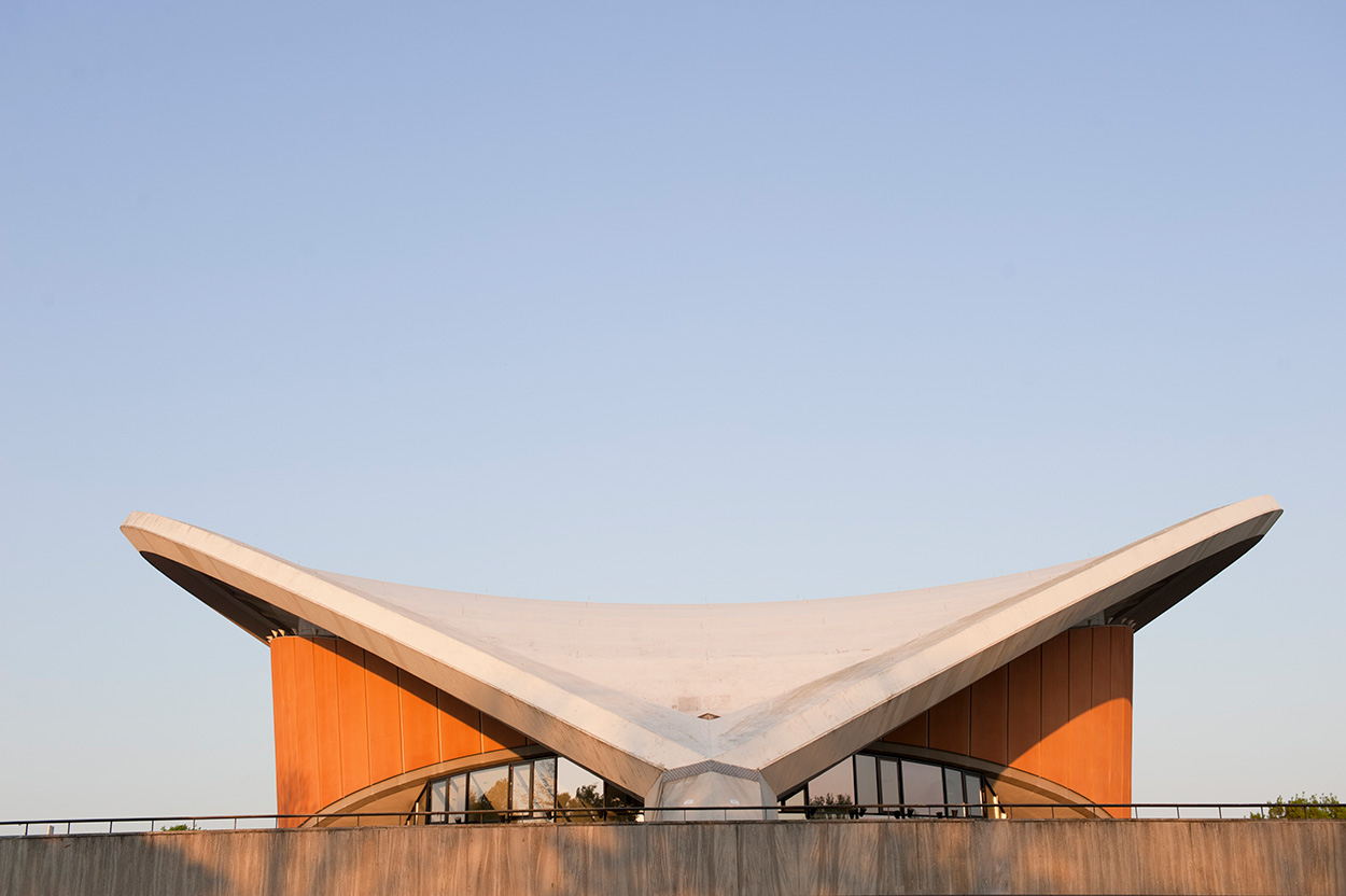 HKW Bookshop in Berlin by Sauerbruch Hutton using recycled elements ...