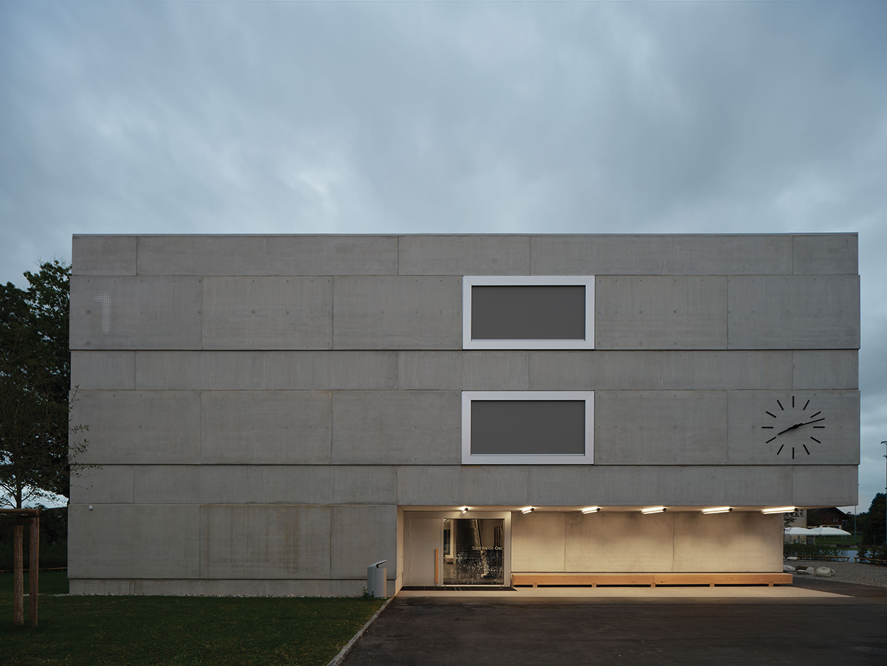 Brandenberger Kloter Architekten completes primary school building in ...