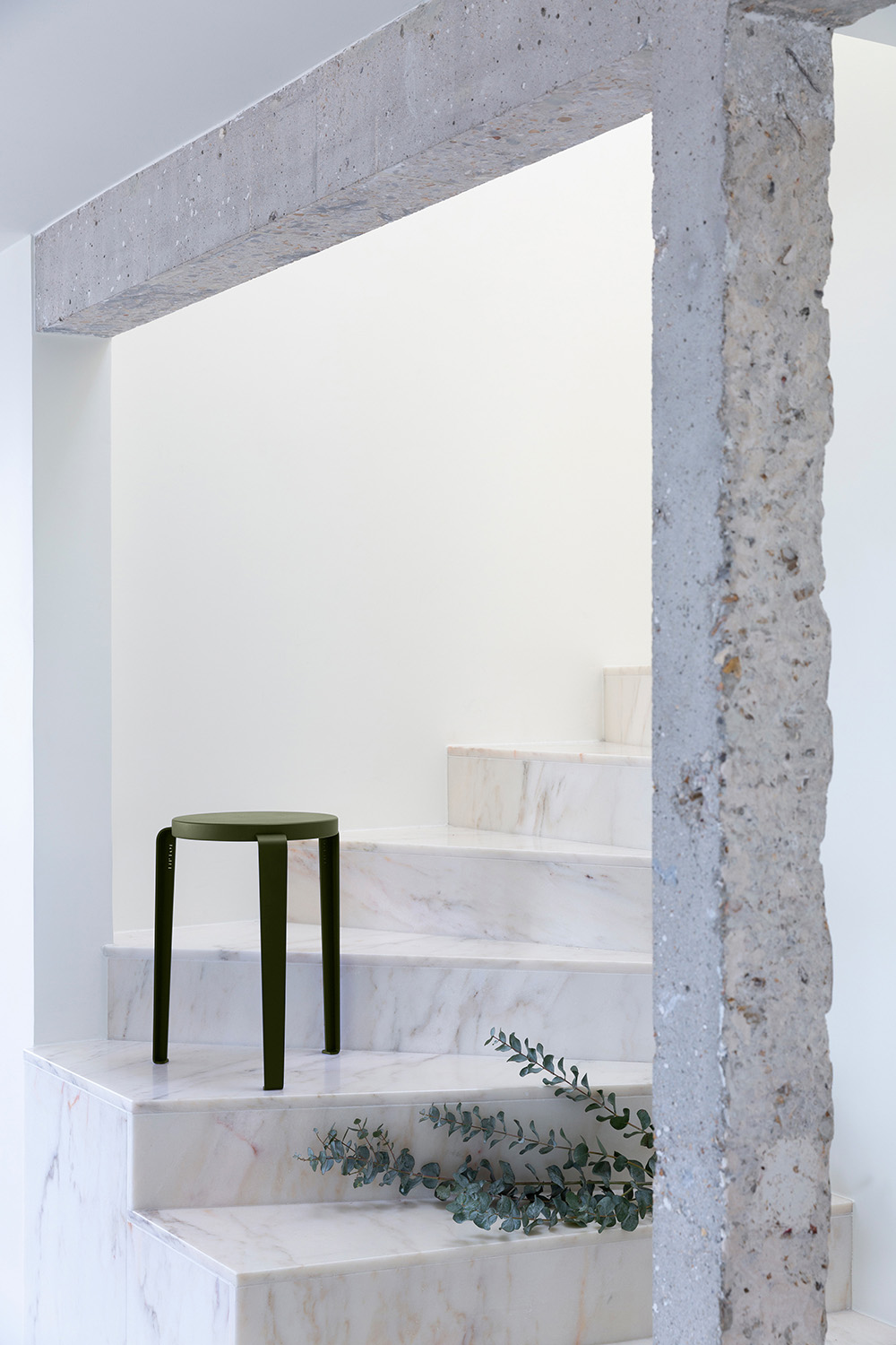TIPTOE and MONOCLE collaborate on a limited edition of the Lou stool ...